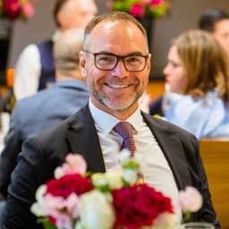 David Hadley - Chief Executive Officer @ Mediclinic Middle East ...