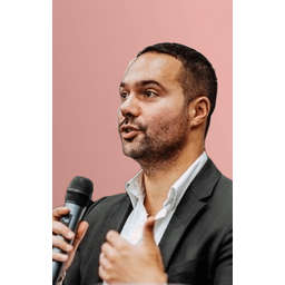 Aaron Bastani - Co-founder and Contributing Editor @ Novara Media ...