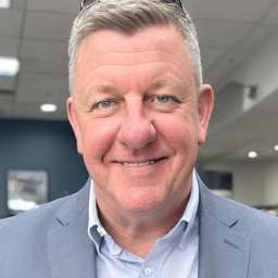 Simon Elliot - Managing Partner & Co-Founder @ 4xi Global Consulting ...