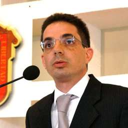 Alberto Bazbaz Sacal - Jefe del Centro de Investigación y Seguridad ...