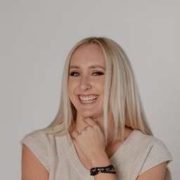 Tricia Piepho - Founder, CEO, and Social Media Marketer @ HelloMedia ...