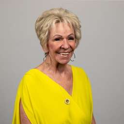 Elaine Beck - FOUNDER/CEO @ Proverbs Media Group - Crunchbase Person ...