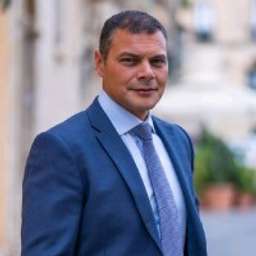 Aaron Axiaq - Founder, Chairman & Director @ Apex Group - Crunchbase ...