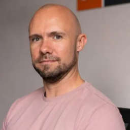 Simon Tonks - Founder, Director and Recruiter @ ST Selection ...