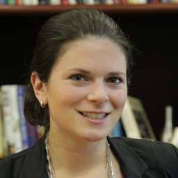 Emily Scheer - Director, Global Product and Innovation Comms @ Visa ...