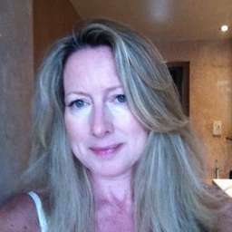 Laura Tennant - Content editor and marketing manager @ Chic Retreats ...