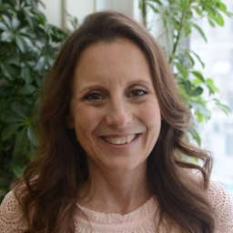 Anne-Marie Kline - Vice President of Marketing @ Living Proof ...