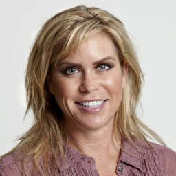 Kimberly Salzer - Partner & CMO @ Chief Outsiders - Crunchbase Person Profile