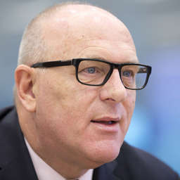 Peter Cruddas - Founder, Chief Executive Officer @ CMC Markets ...