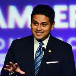 Raul Lomeli - Co-Founder & Chief Community Officer @ Welcome Tech ...