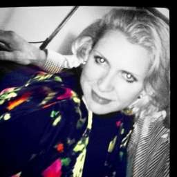 Bridget Devlin - Head Of Marketing @ CarClarity - Crunchbase Person Profile