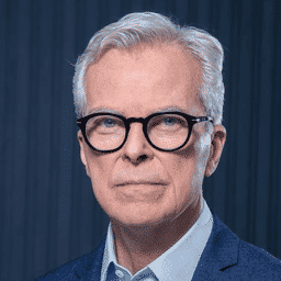 Fernando Hennemann - CEO & Founder @ Estratégia & Negócios - Crunchbase ...