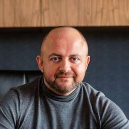 Robert Bull - CEO @ RoyaleLife - Crunchbase Person Profile