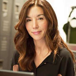 Lisa Delorme - Co-Founder & CEO @ Rent frock Repeat - Crunchbase Person ...